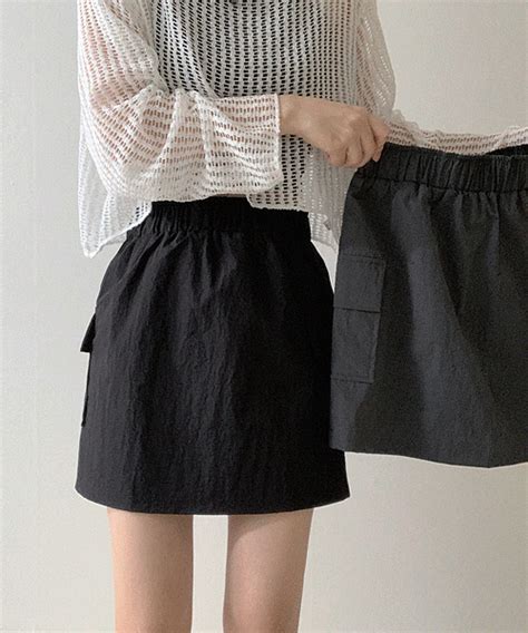 투게더위드미 시원한 소재 나일론 허리 밴딩 치마바지 안감 비침 없는 미니 카고 포켓 여름 H라인 스커트 블랙 차콜 그레이 장마