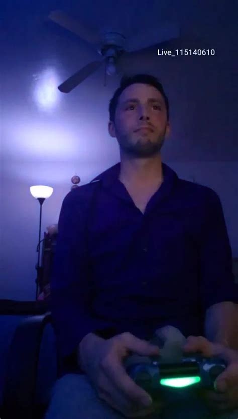 Muscles And Dicks Hung Gamer Shows Off