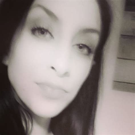 Lara Lorina Lorinala • Threads Say More