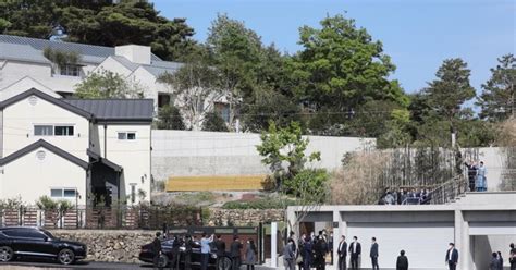 문재인 사저 폭파 인터넷에 게시글…경찰 특공대 수색