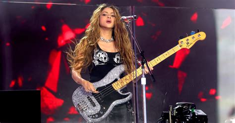 Shakira Plays Bass During Surprise New York Times Square Performance Bass Magazine