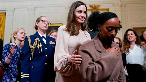 Angelina Jolie Y Su Hija Zahara Invitadas De Lujo En La Casa Blanca