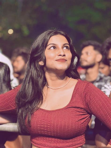 මිනිසුන්ට ඔබේ ප්‍රතිරූපය විනාශ කළ හැකිය ඔබේ පෞරුෂයට හානි කළ හැකිය ඔබ ගැන කටකතා ඇති කළ හැකිය