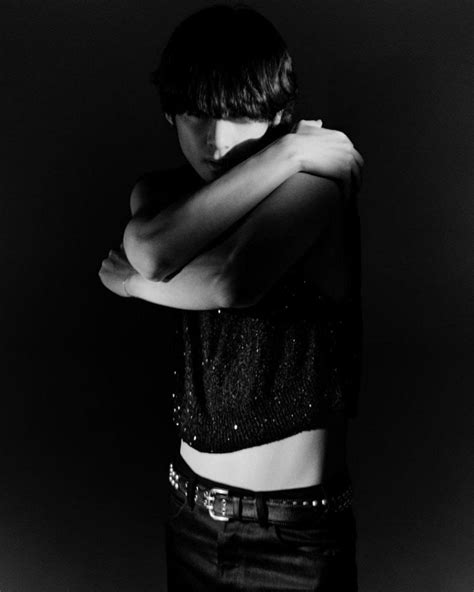 วี Bts ปังเกินต้าน ศิลปินชายเดี่ยวคนที่ 2 ได้ขึ้นปกนิตยสาร Pop