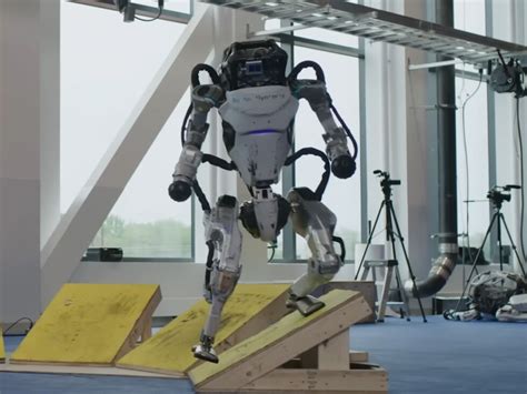 Boston Dynamics New Humanoid Moves Like No Robot Youve Ever Seen