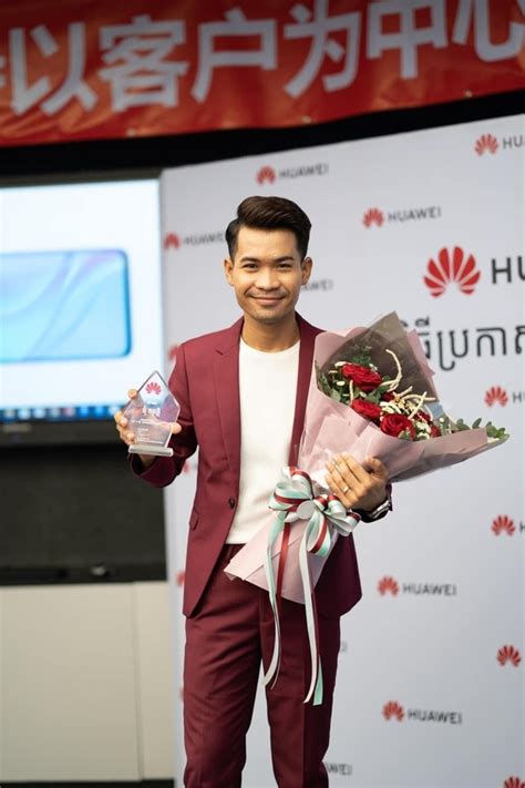 នៅចាំទេ បេក្ខជនសម្លេងដូចគណៈកម្មការ ទុំ សុវត្ថិ ពេលនេះ សុខទុក្ខយ៉ាងណាហើយ Khmerload Cambodia