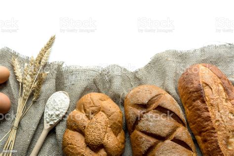 다양한 빵 밀 숟가락이 채워진 밀가루 흰 으로 분리 된 계란 갈색에 대한 스톡 사진 및 기타 이미지 갈색 건강한 식생활 곡초류 Istock