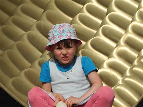 Безплатна снимка човек хора момиче изглед цвят плюшено мече лице злато бебе малко