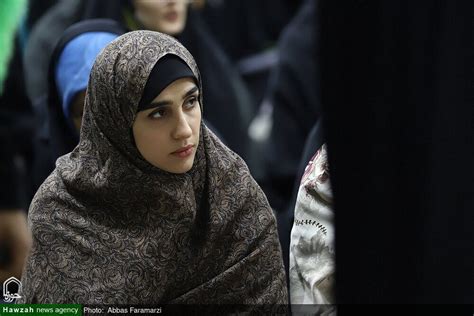 فرارو تصاویر اجتماع دختران دانشجو در حرم حضرت معصومهس