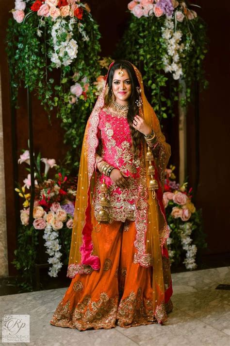 Pin By Dew Drop Ud83cudf80 On Bangladeshi Bride Haldi Artif Indian