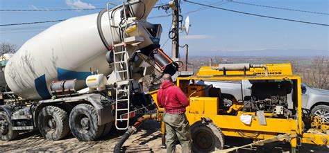 стационарна помпа Строителни услуги Пловдив транспортиране на бетон
