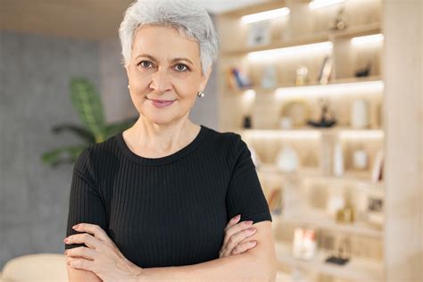 37 Youthful Hair Color Ideas For Women Over 70 To Turn Back Time Hood Mwr