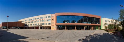 南广场 校园风光 图文列表 新乡市诚城卓人学校（原河南师大附中双语国际学校）