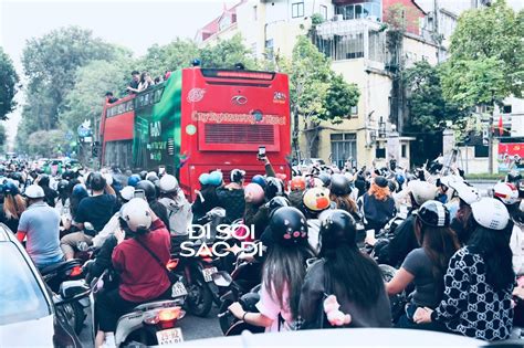 Hot Anh Trai Say Hi Ng N V Concert Ngay Gi A M