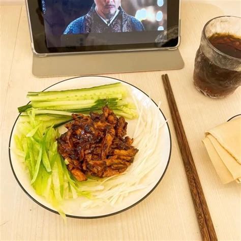 低脂鸡胸肉难吃？我把ta做成京酱肉丝口感爆汁还嫩！东方养生频道东方养生