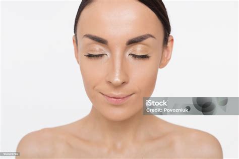 아름 다운 여자의 초상화입니다 아름다움과 스파입니다 피부 관리의 개념 건강관리와 의술에 대한 스톡 사진 및 기타 이미지 건강관리와 의술 건강한 생활방식 깨끗한