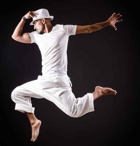 تعبیر خواب رقصیدن با لباس سفید برای زن متاهل و دختر مجرد از نظر