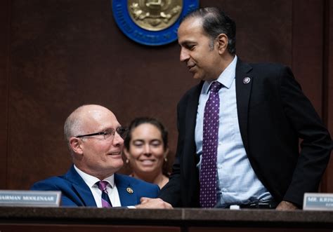 Bipartisan Lawmakers Urge Trump Officials To Tackle Illegal Transshipment