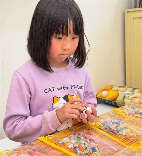 탄현 바나나엔씨미술학원💕 초등중등입시연계 깊은 땅 속에 숨어져 있던 공룡화석을 발견했어요 흙 화석의 입체적인 질감 표현을 하는 방법을 배워볼 수 있던 시간이에요😊