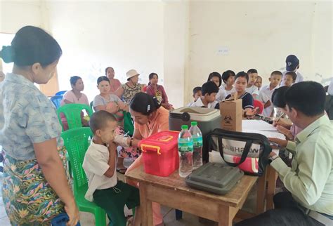 အမာမြို့၊ အခြေခံပညာထက်တန်းကျောင်း၌ အသက် ၅ နှစ်မှ ၁၂ အထိ ကျောင်းသား၊ က