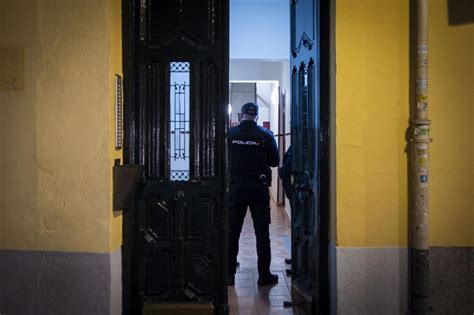 Dos Detenidos Por Homicidio Imprudente Al No Socorrer A Una Mujer En