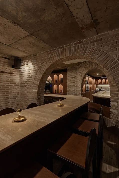 벽돌 컨셉 고급스러운 40평 와인바 인테리어 강남구 신사동