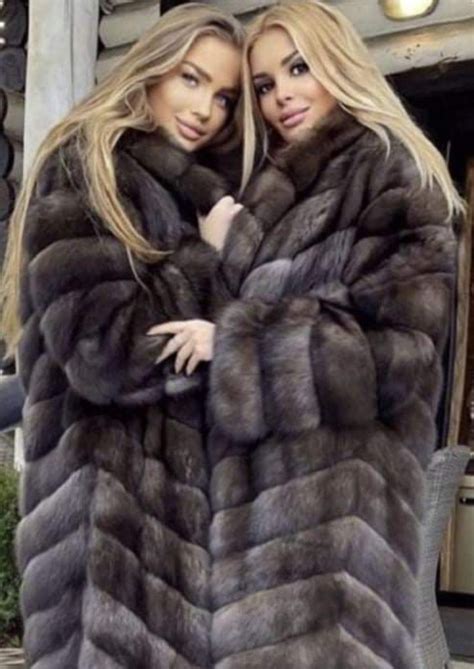 Women Wearing Beautiful Fur 💋