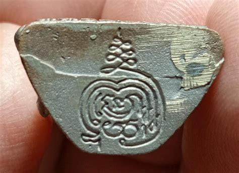 รูปเหมือนหล่อโบราณ เนื้อเงิน หลวงพ่อเดิม ออกวัดหนองบัวเสาร์ห้าปี2536