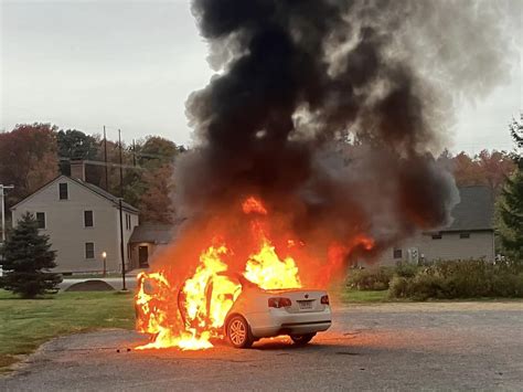 Firefighters Extinguish Car Fire In East Haddam