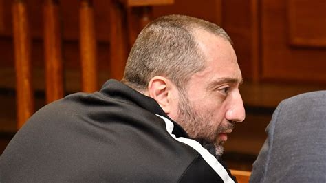 Обвиниха дъщерята на Митьо Очите за участие в престъпна група Новини бг