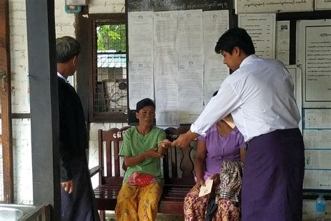 မွန်ပြည်နယ် ချောင်းဆုံမြို့နယ်တွင် ဥပဒေအထောက်အကူပေးရေးဆိုင်ရာ လက်ကမ်းစာစောင်များဖြန့်ဝေ