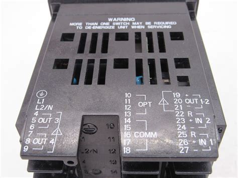 New Honeywell Dc3200 Ee 100r 140 00000 E0 0 Digital Controller Udc3200