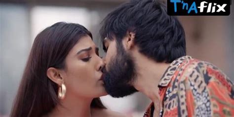 Nehal Chudasama Sexy Scene In Tu Zakhm Hai