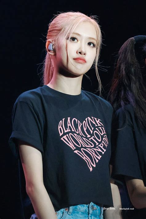 فایل زیپ 145 عکس با کیفیت از رزی در تور جهانی 4k 𝐁𝐋𝐀𝐂𝐊𝐏𝐈𝐍𝐊