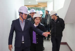 최충규 대전 대덕구청장 신탄진권역 복합문화커뮤니티센터 현장점검