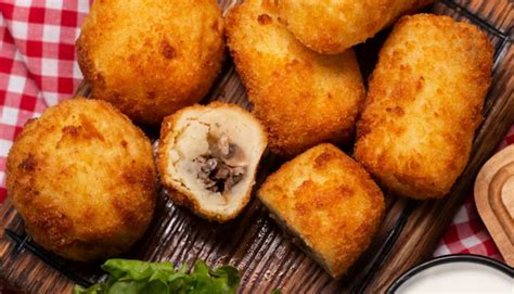 Risóli Recheado Salgado Clássico Com Massa Macia E Recheio Generoso