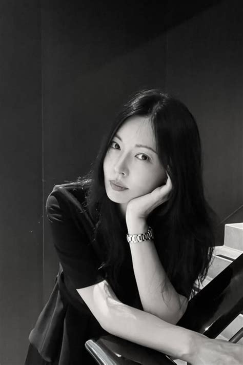 이상우♥ 김소연 깊은 눈빛에 고혹美 폭발…흑백 여신이 따로 없네 [★해시태그] 나무뉴스