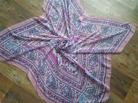 Велика гарна хустка — ціна 65 грн у каталозі Шарфи Купити аксесуари за доступною ціною на Шафі