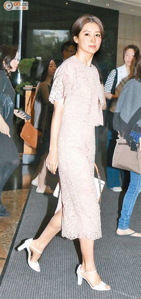 李英愛握錯手 保鏢辜負長今 東方日報