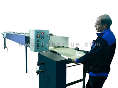 چسب دانا خدمات تولید چسب صنعتی چسب دوطرفه چسب کاغذی شرکت شیمی