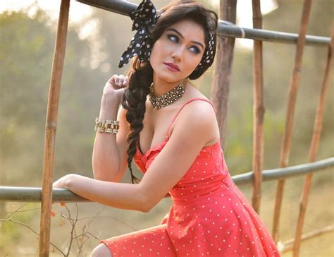 Hot Girls Models Kangana Sharma Hot Photos In Latest Movie Great Grand Masti