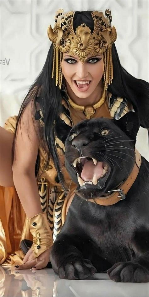Pin By 𝓑𝓵𝓾𝓮🩵𝓡𝓸𝓼𝓮 Ii On ღ Ꮭαԃιҽʂ And αɳιɱαℓʂ ρσɾƚɾαιƚ Egyptian Goddess Art Egyptian Women