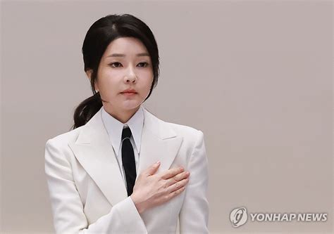 검찰 김건희 여사 무혐의명품백 우호관계·접견 위한 수단종합 연합뉴스