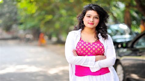 মা হচ্ছেন মাহি Dokhiner Crime
