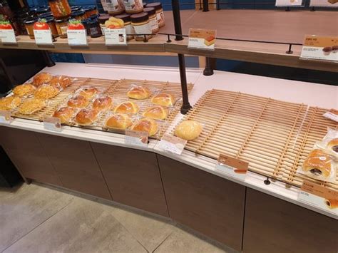 직접 재료 사와 만든다 한달째 빵 없는 파바 점주들 눈물