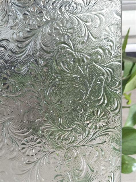Top Glass Manufacturer Hot Sale Low Iron Patterned Glass Patterned
