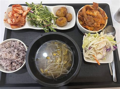 블라인드 블라블라 돌쇠 밥 먹는다