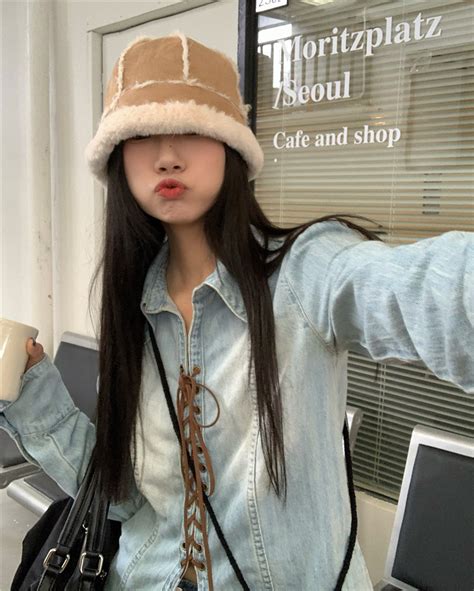 1color 데일리 학생룩 레트로 복고풍 데님 블루 폴로 카라 초봄 신상 빈티지 슬림 밴딩 청 셔츠 블라우스