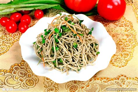 香椿苗拌豆腐丝摄影图 传统美食 餐饮美食 摄影图库 昵图网