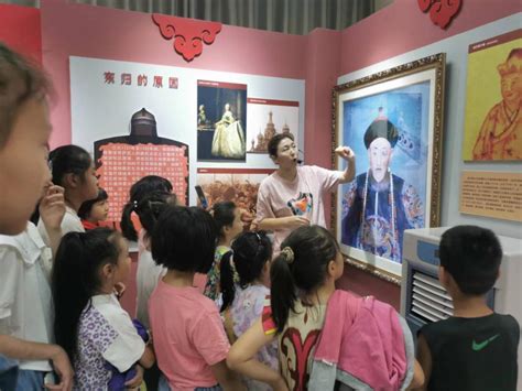 新疆和静青少年游家乡 了解家乡历史